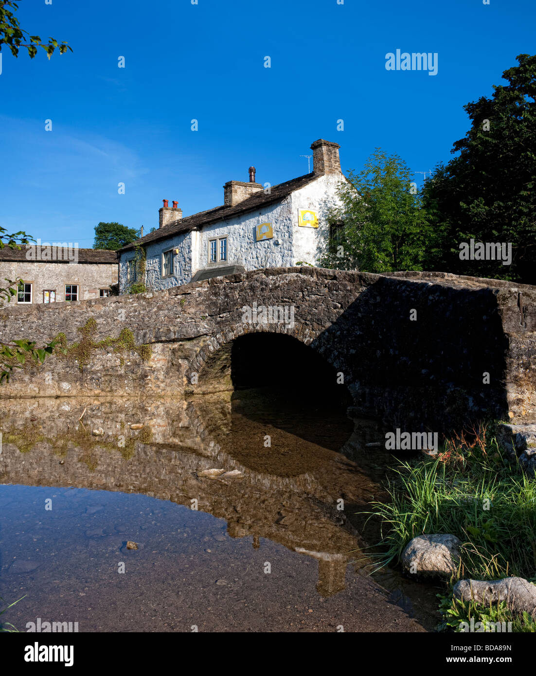 Bridge village uk hi-res stock photography and images - Alamy