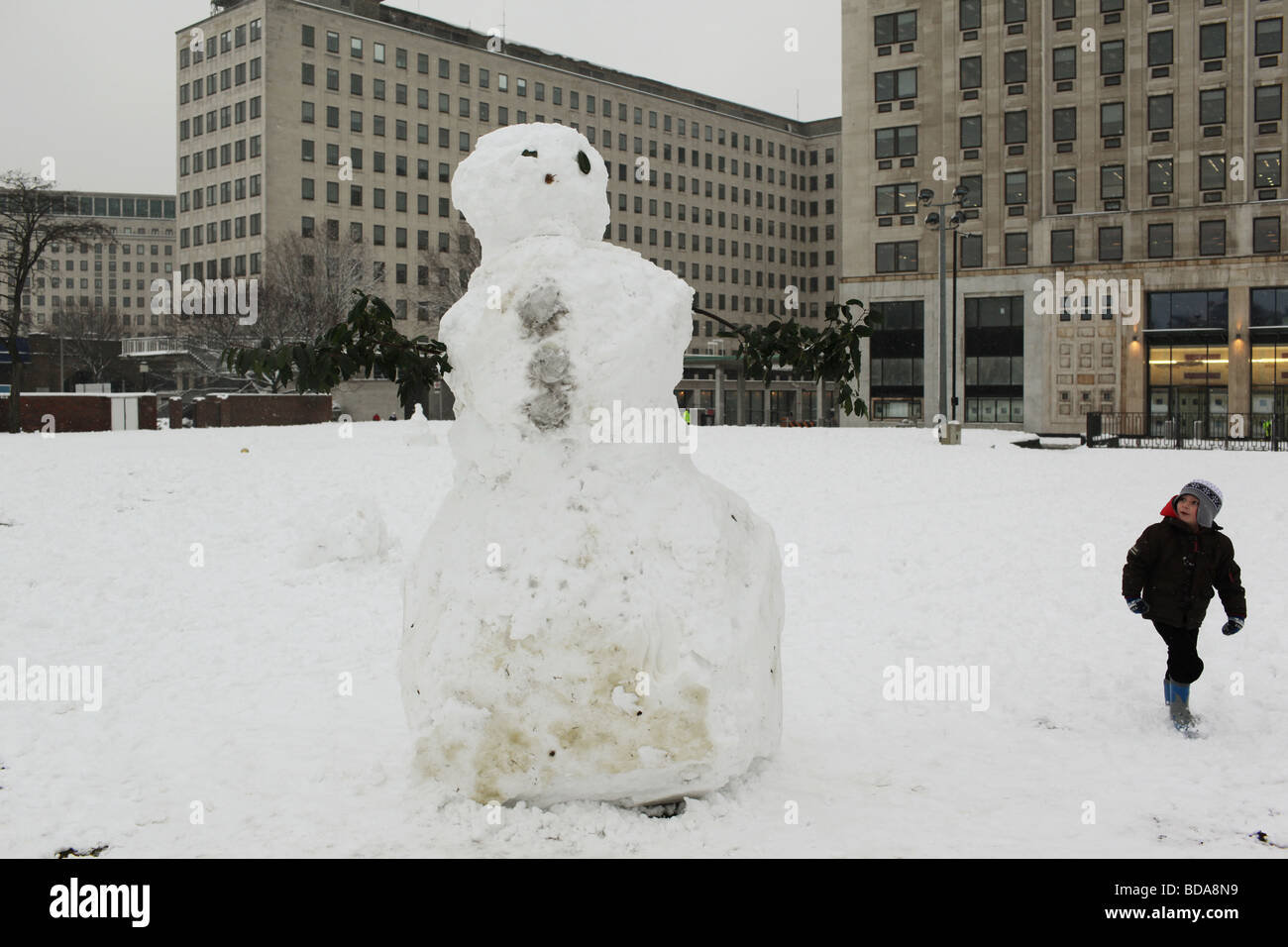 Heavy snow fall london england hi-res stock photography and images - Alamy