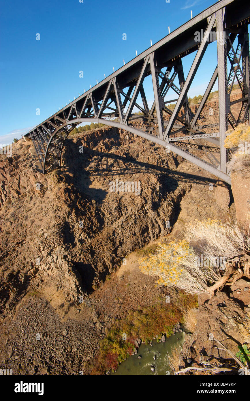 Span of railroad bridge crossing the Crooked River gorge at Collier ...