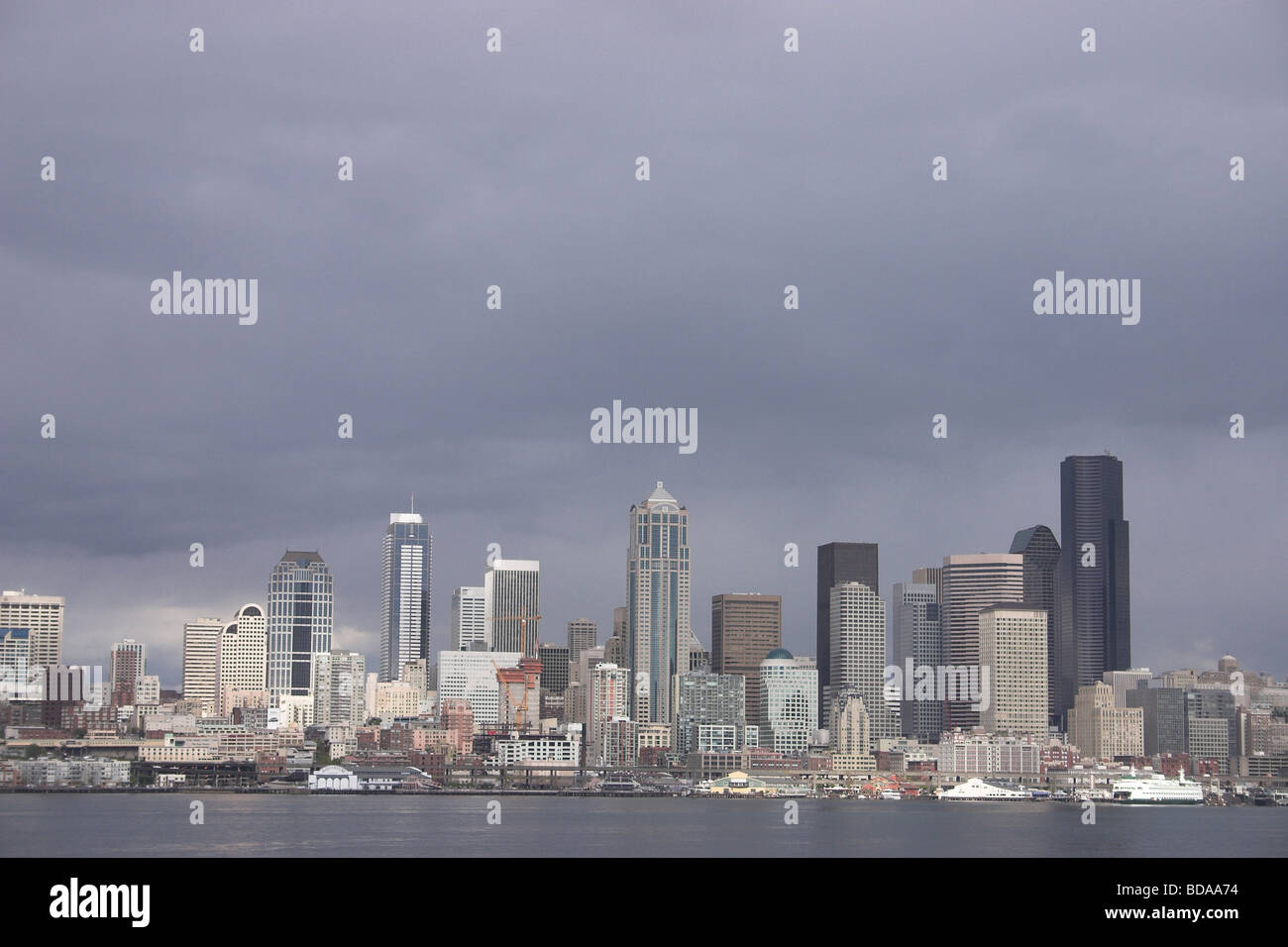 Seattle skyline looking north hi-res stock photography and images - Alamy