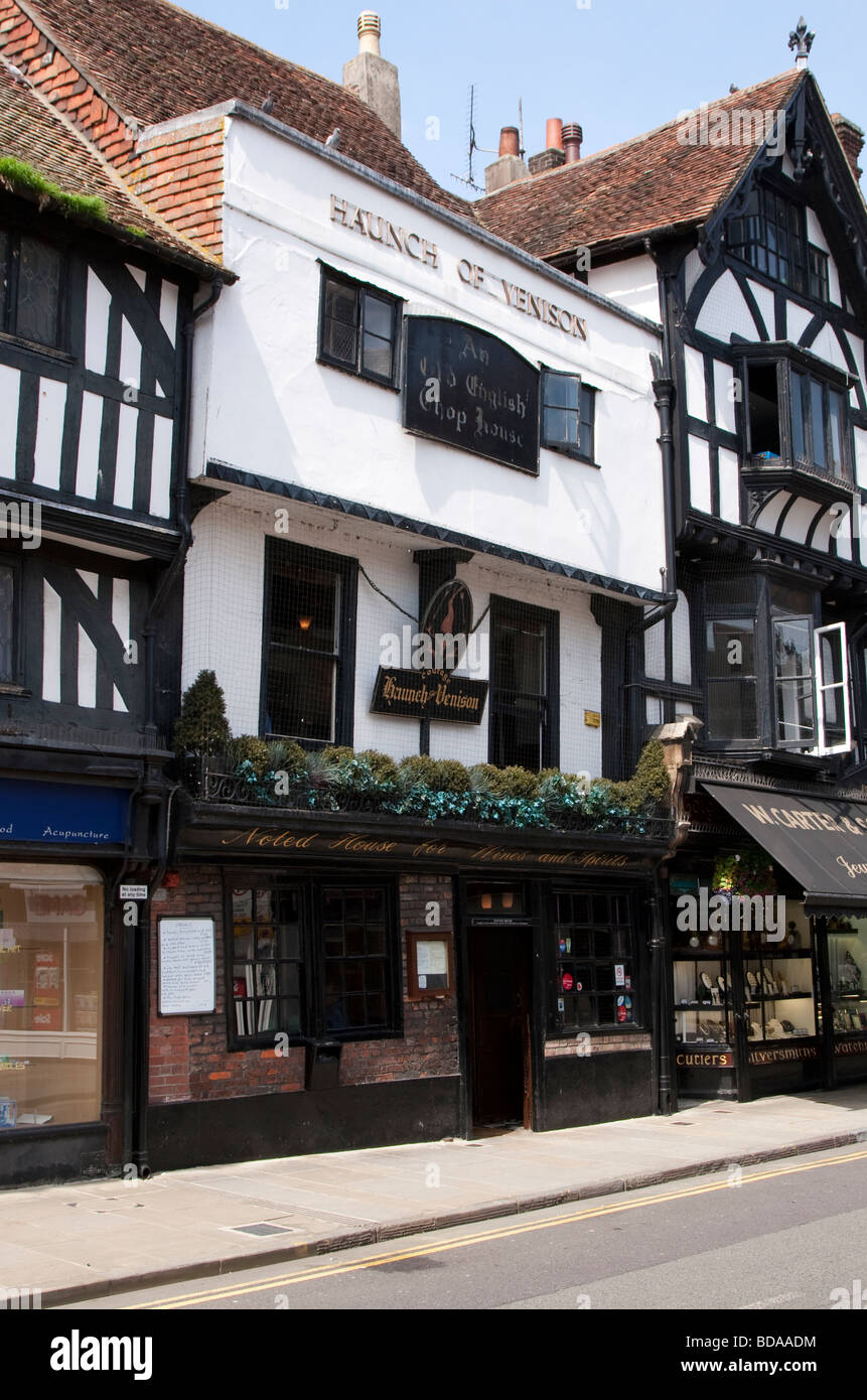 Black and white people pub hi-res stock photography and images - Alamy