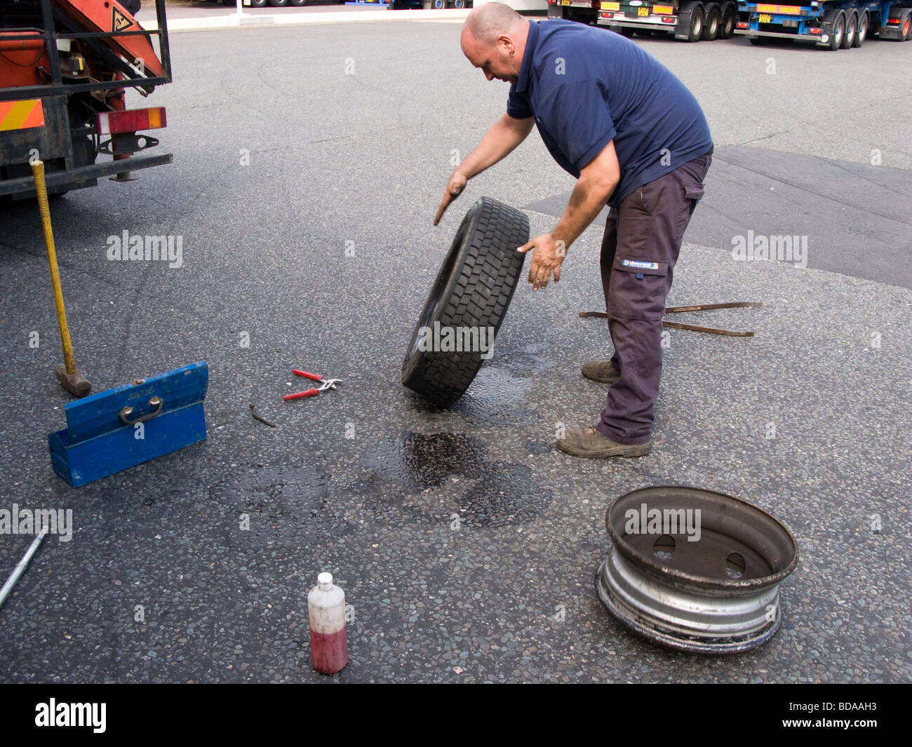 Lorry mechanic hi-res stock photography and images - Alamy