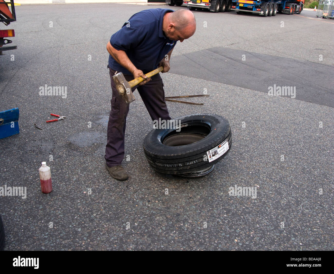 Lorry mechanic hi-res stock photography and images - Alamy