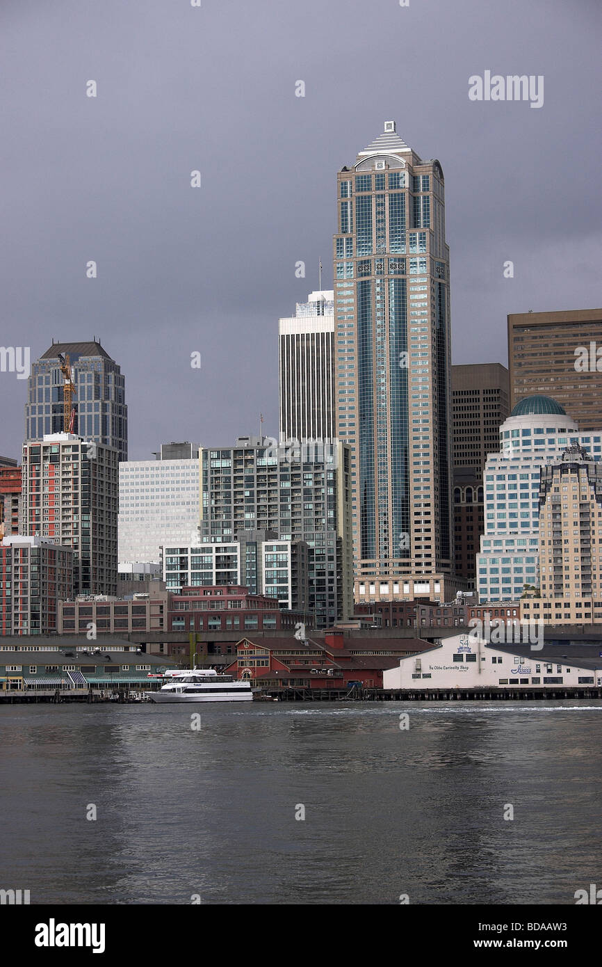 impressive glass skyscraper in downtown Seattle Stock Photo - Alamy