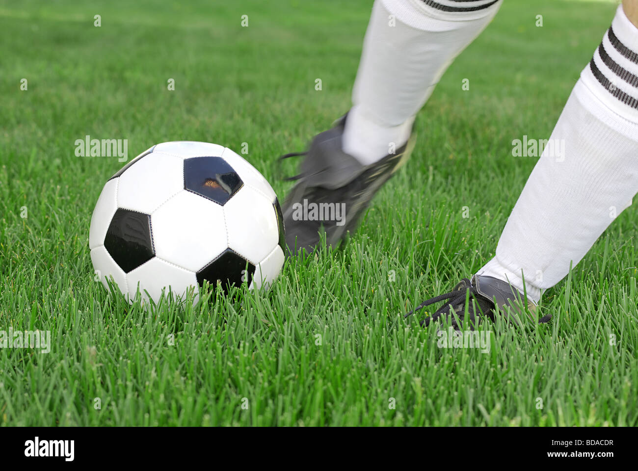 Soccer ball kick hi-res stock photography and images - Alamy