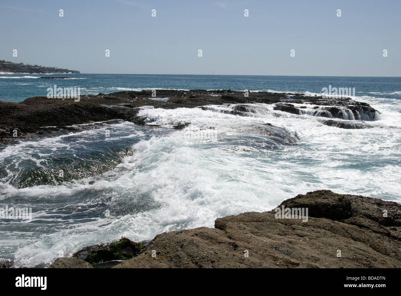 Pacific ocean waves and rocks hi-res stock photography and images - Alamy