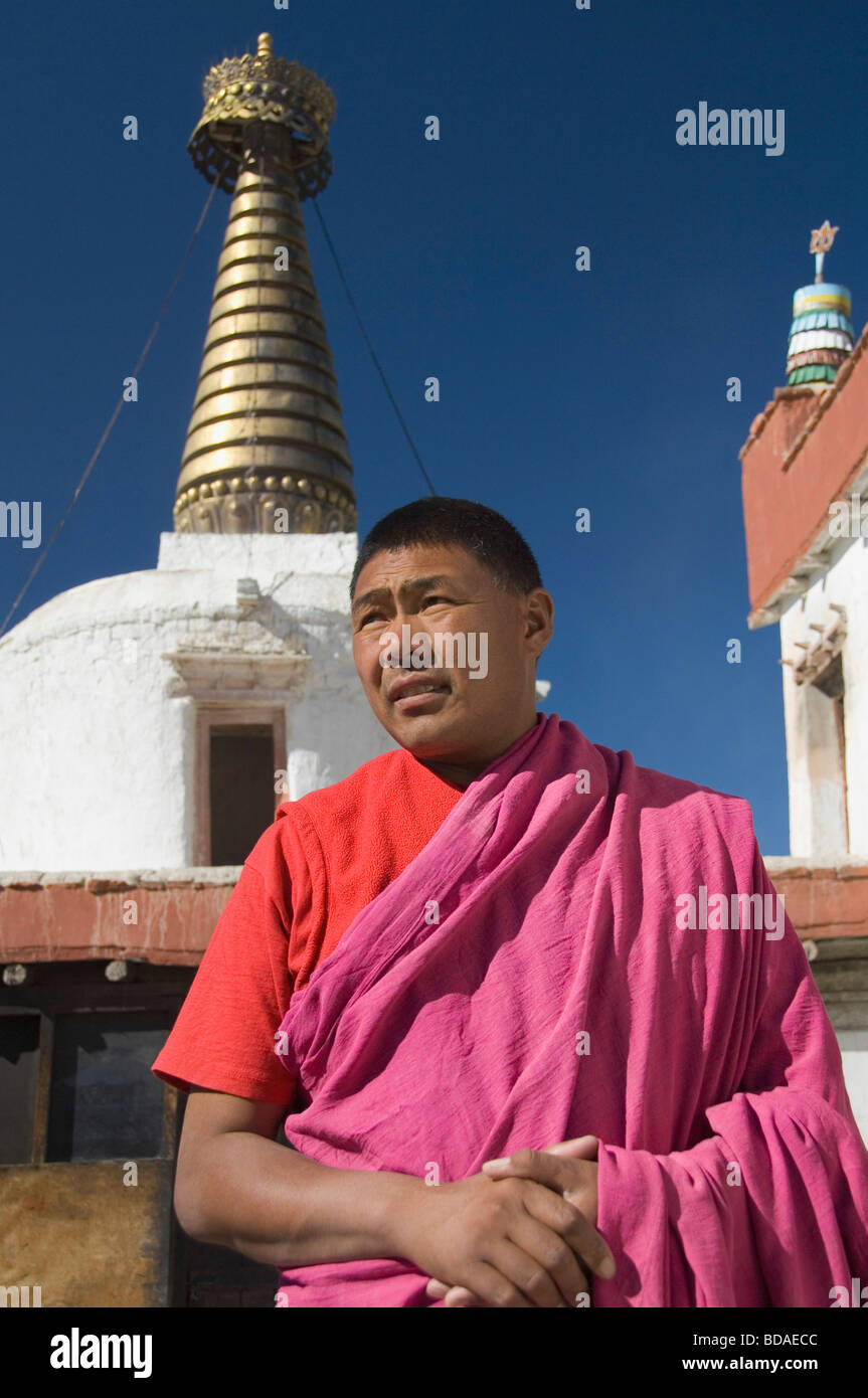 Buddhist monk clasped hands hi-res stock photography and images - Alamy