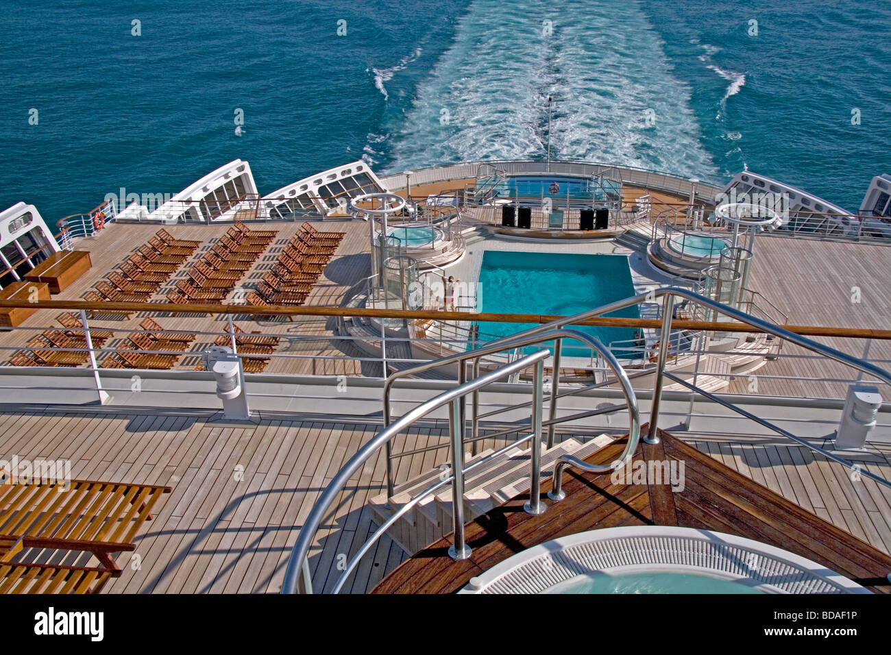 Queen mary 2 deck hi-res stock photography and images - Alamy