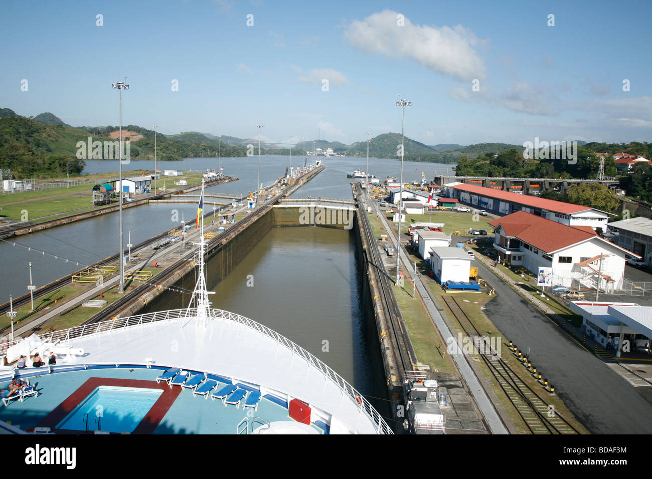 Panama canal locks hi-res stock photography and images - Alamy