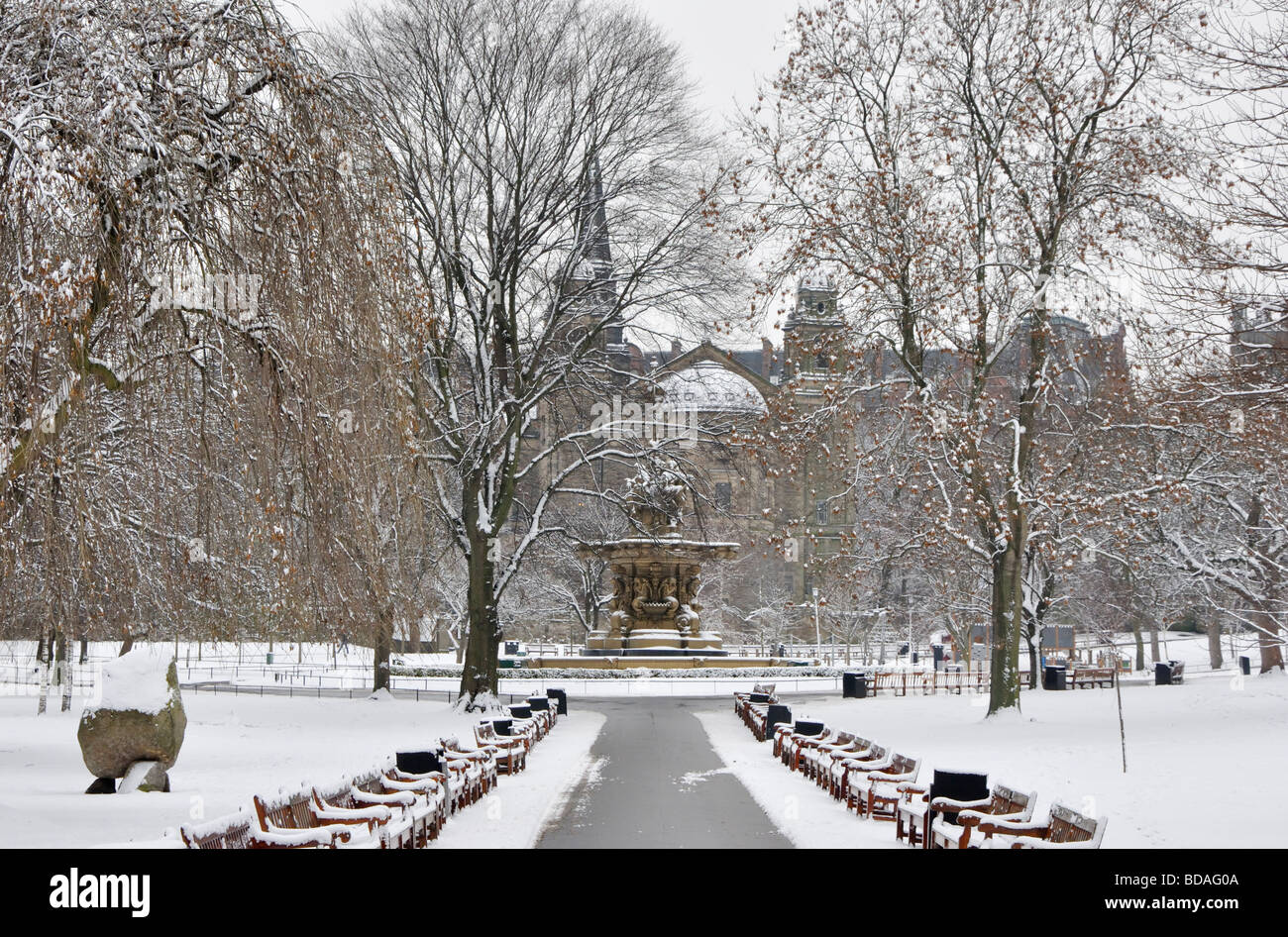 Scottish street snow hi-res stock photography and images - Alamy