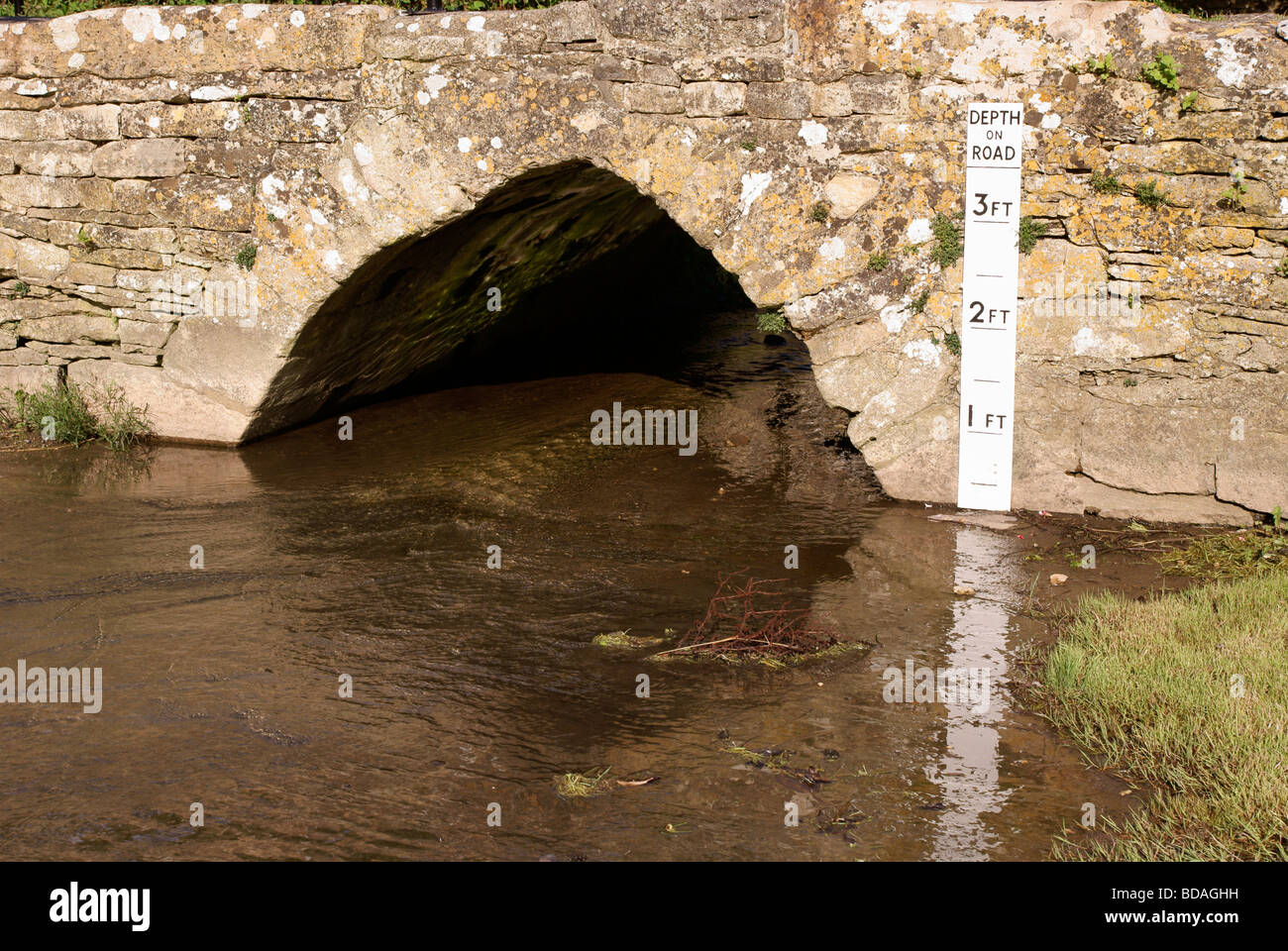 Tetbury Splash and bridge Stock Photo - Alamy