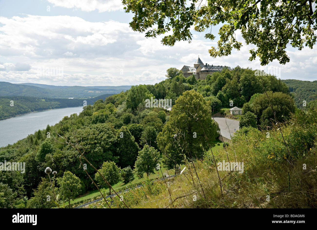 Schloss Waldeck overlooking Edersee reservoir, Hesse, Germany Stock ...
