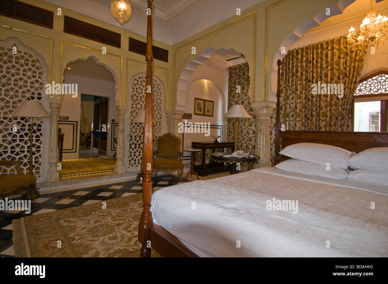 Shish mahal jali screens hi-res stock photography and images - Alamy