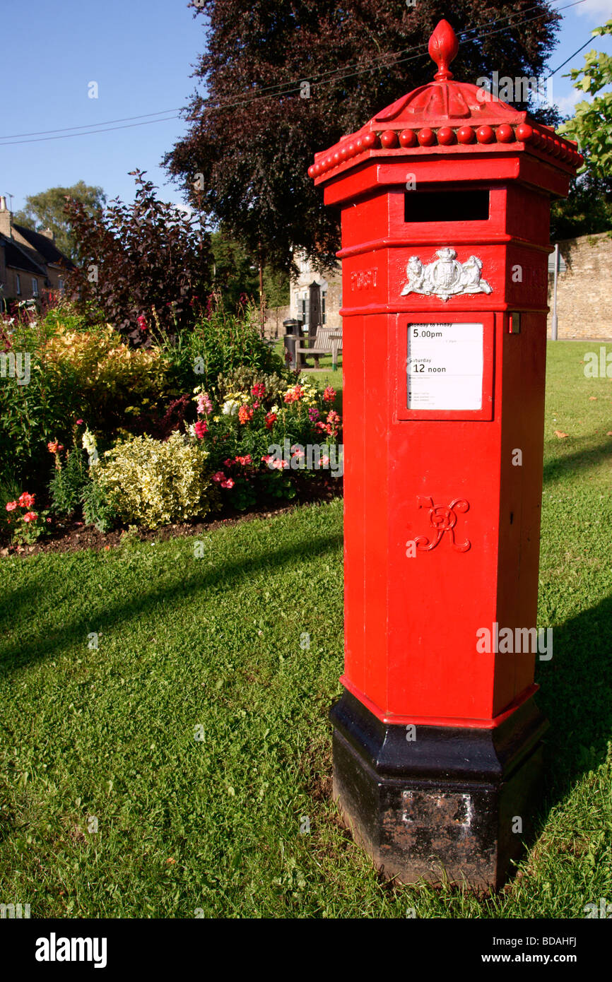 Victorian post box Stock Photo - Alamy