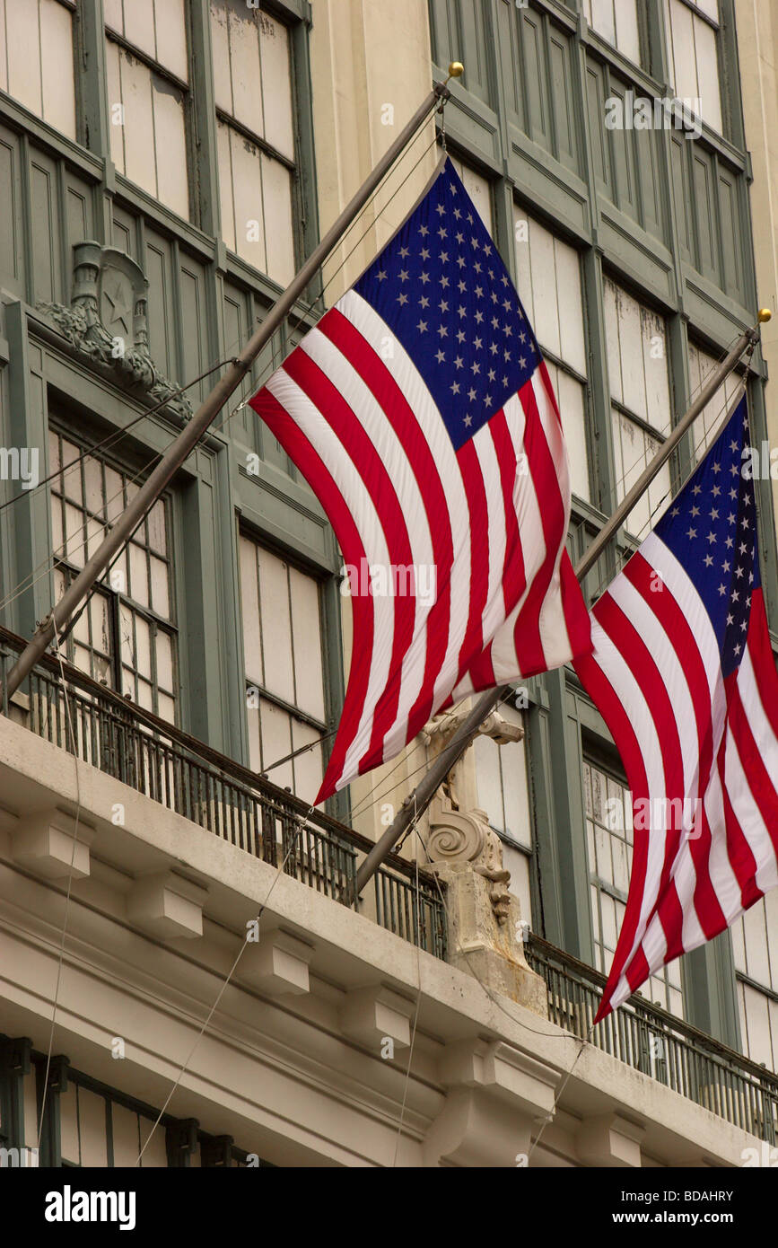 Apple store flag hi-res stock photography and images - Alamy
