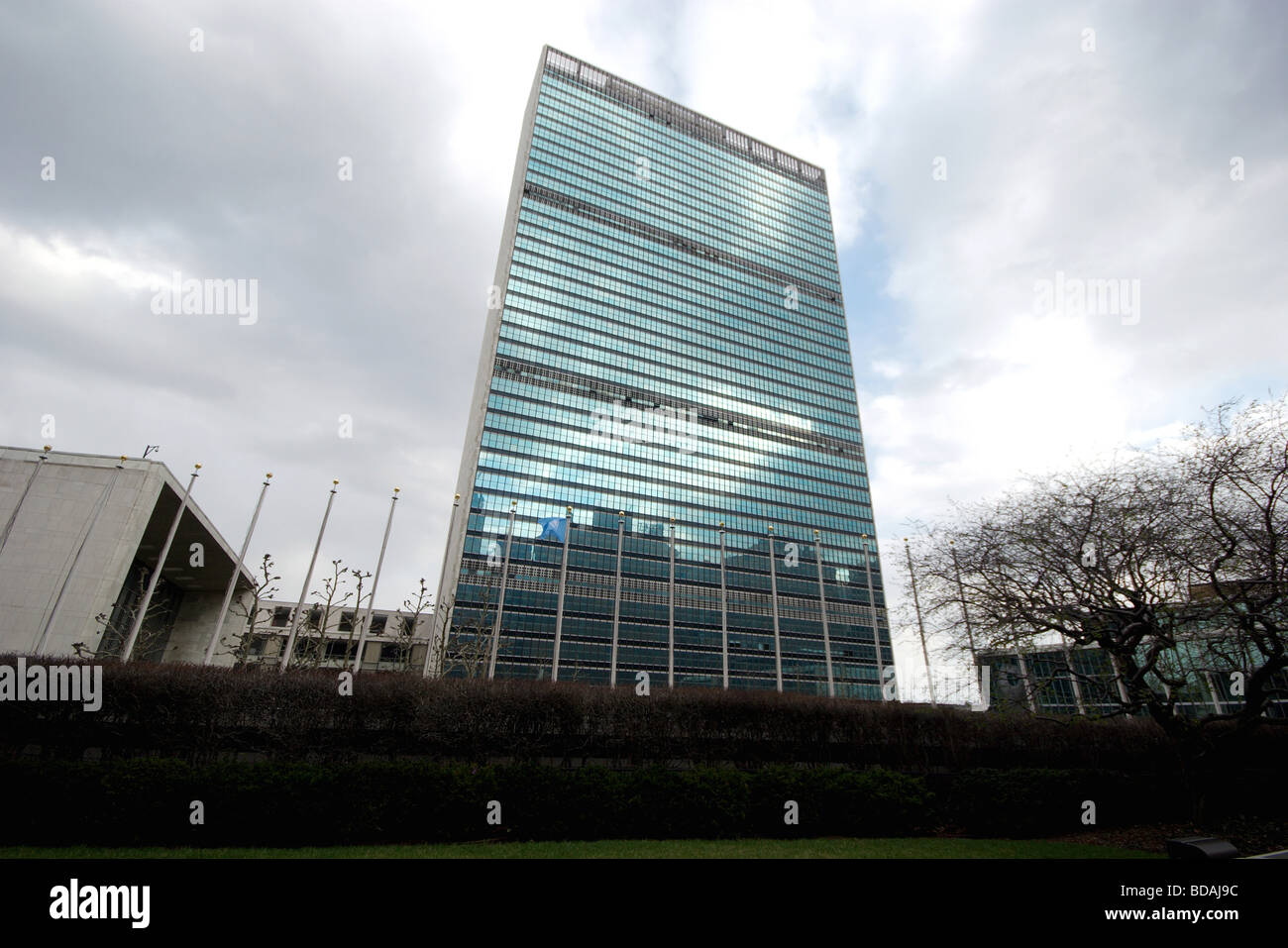 The monolithic United Nations Building, New York City Stock Photo - Alamy