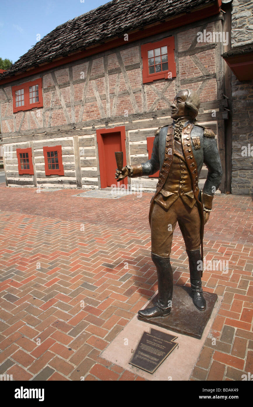 Bronze statue of Marquis de Lafayette outside Golden Plough Inn, York ...