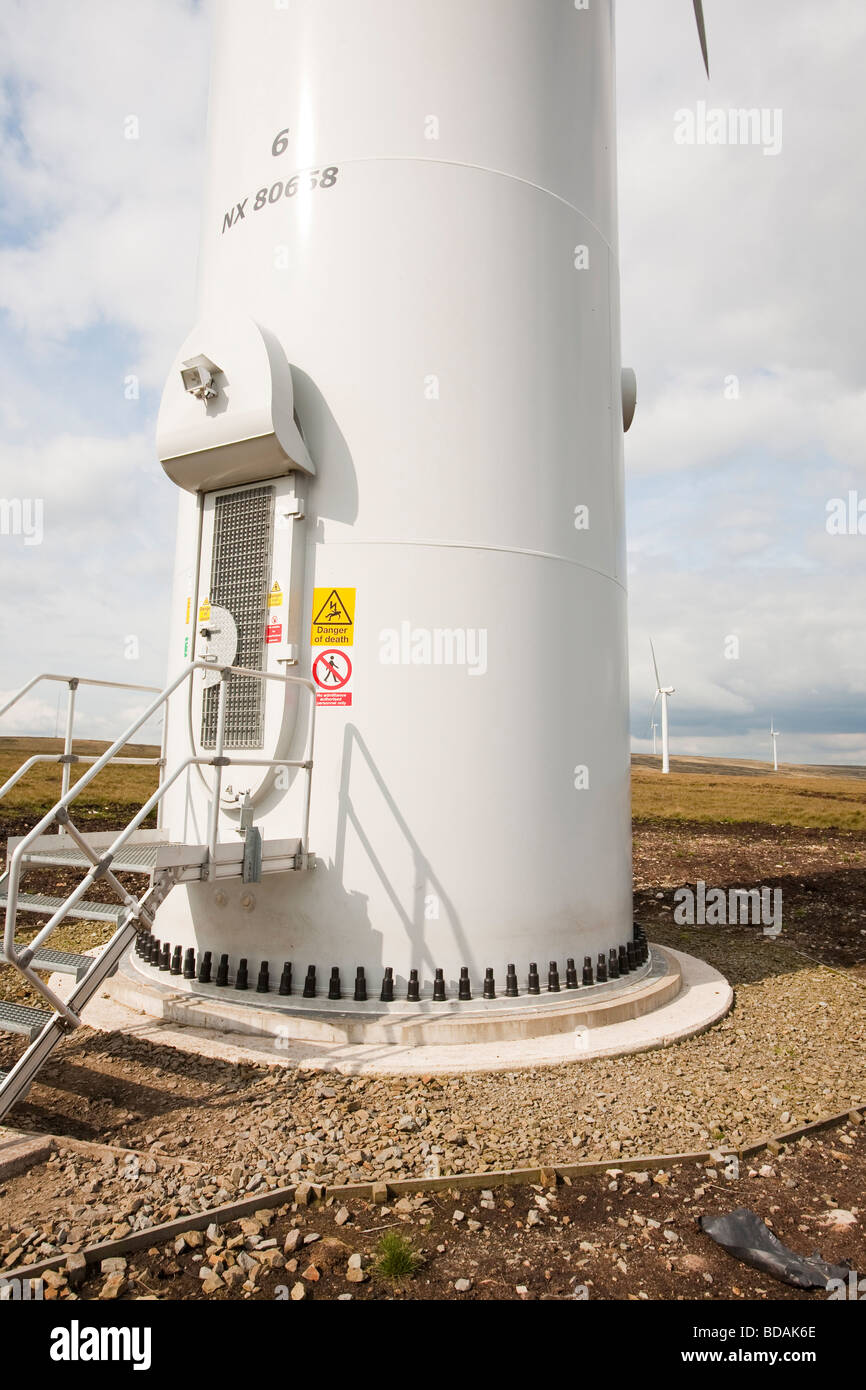 Scout Moor wind farm on the Pennine Moors between Rochdale and ...