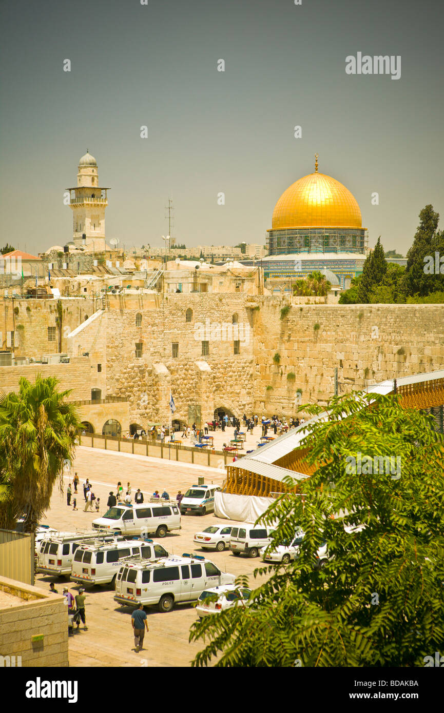 Heavy police security at Western Wall at the foot of the temple mount ...