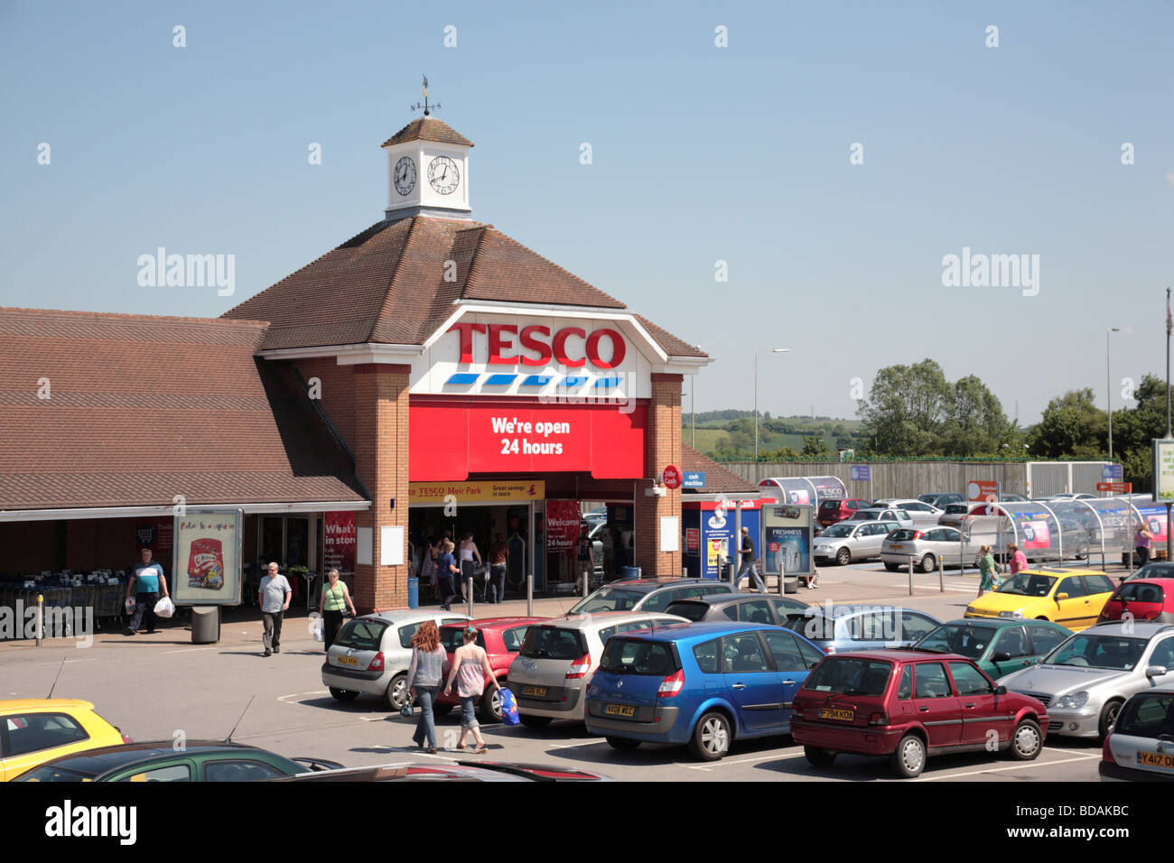 Carpark sign tesco hi-res stock photography and images - Alamy