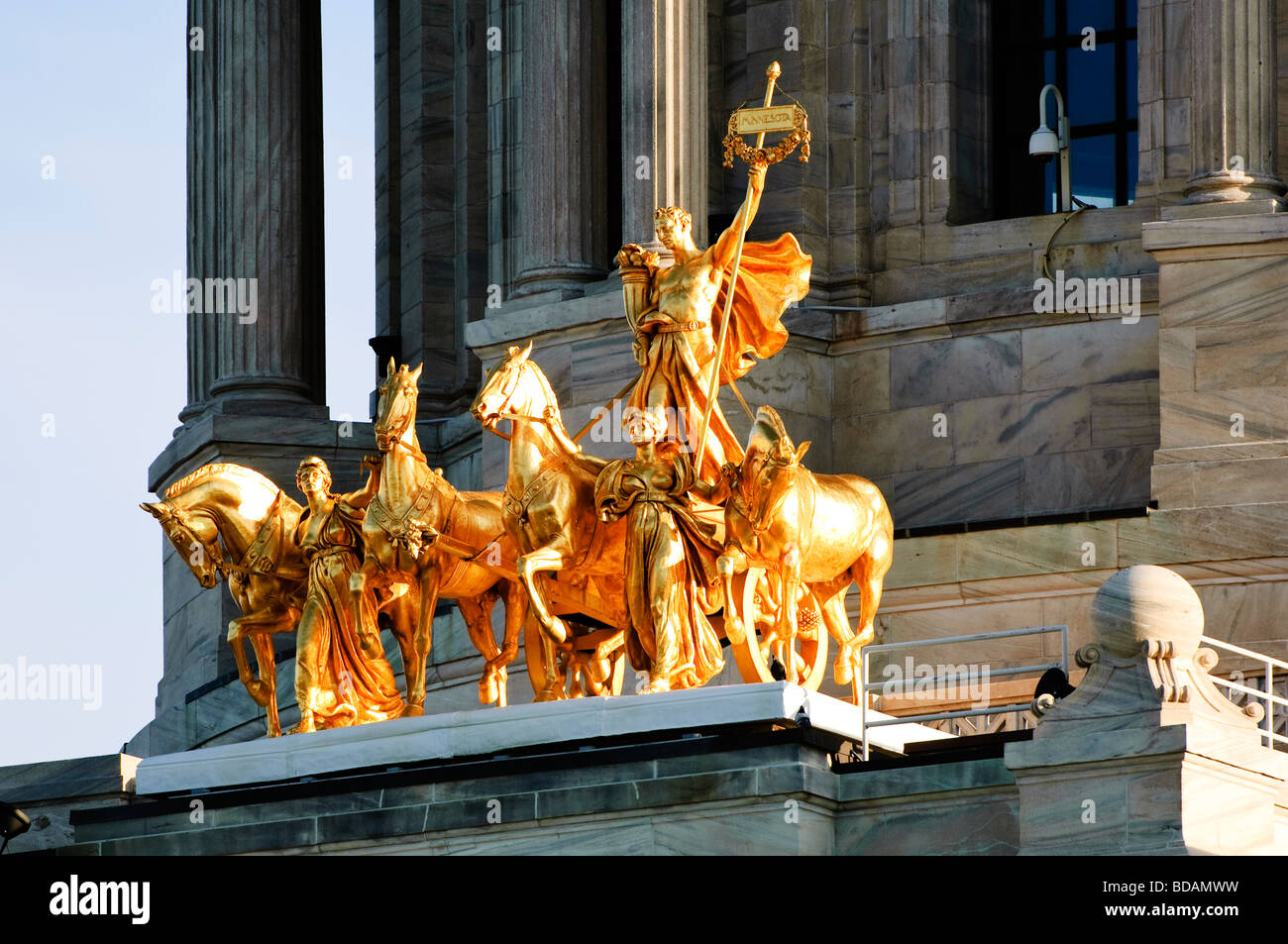 Minnesota State capitol building quadriga statue by Daniel Chester ...
