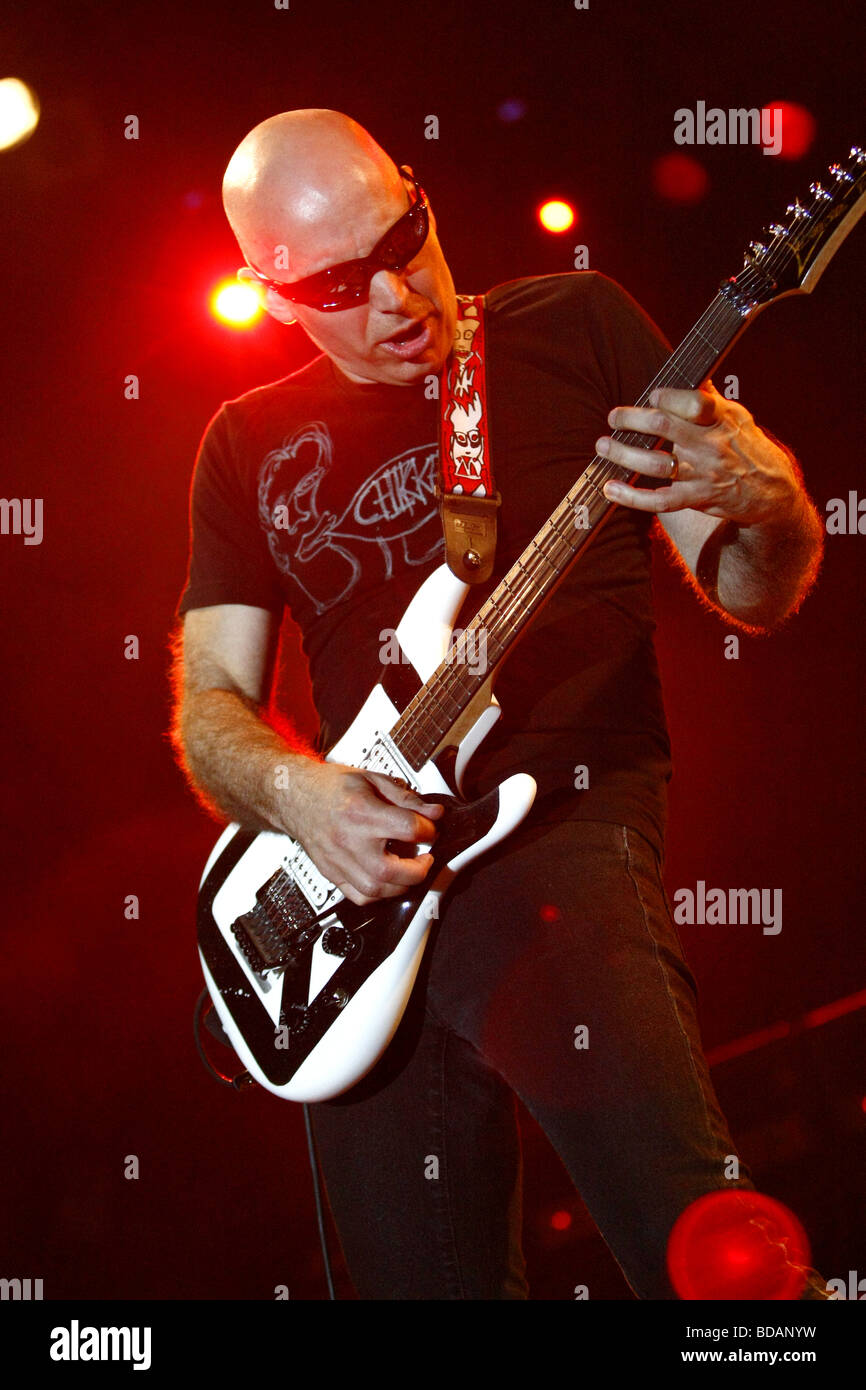 Joe satriani and sammy hagar of van halen hi-res stock photography and ...