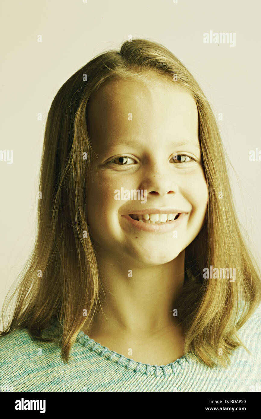 Portrait of a teenage girl smiling Stock Photo - Alamy Portrait of a teenage girl smiling Stock Photo - Alamy