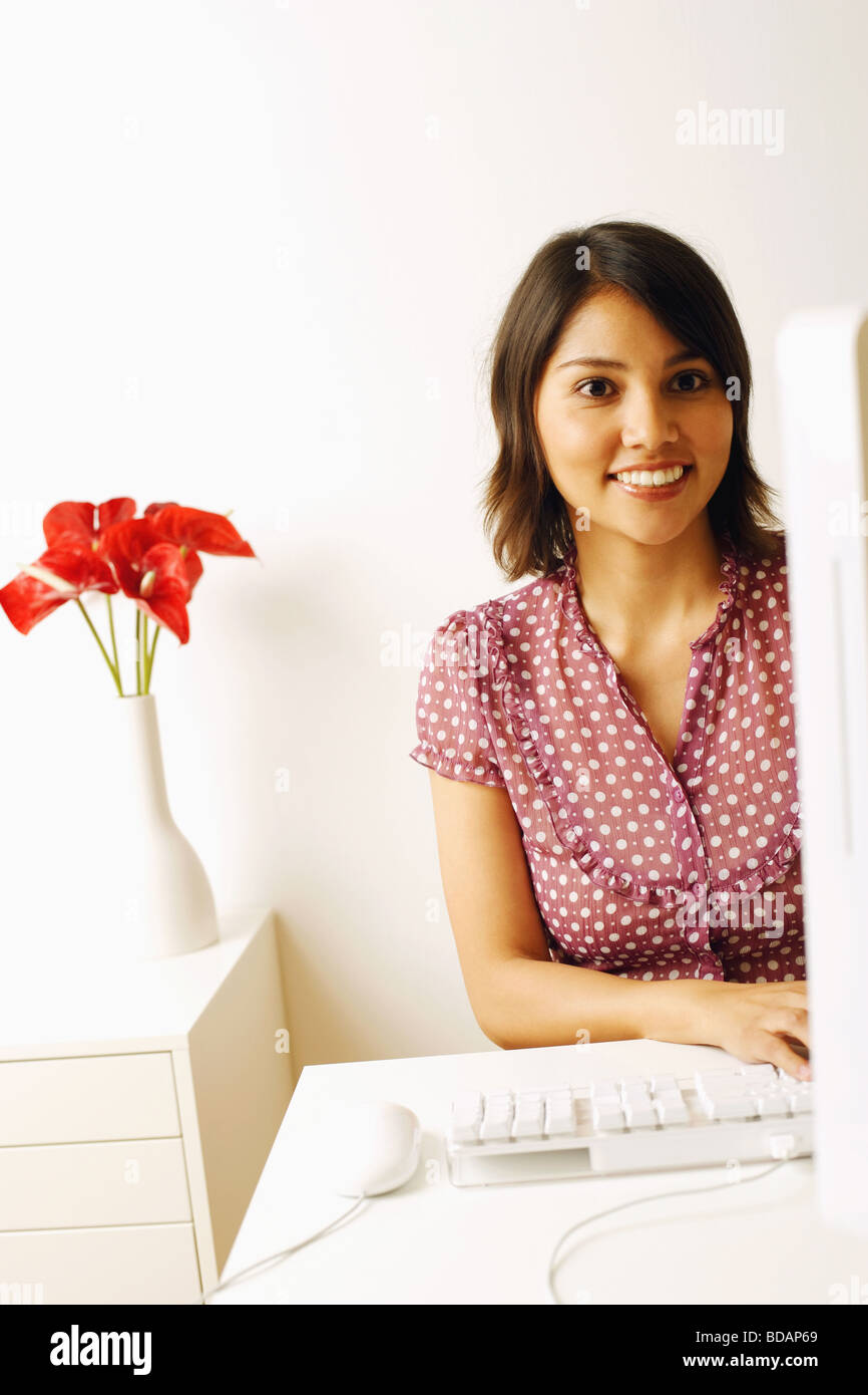 Lady working on computer hi-res stock photography and images - Alamy