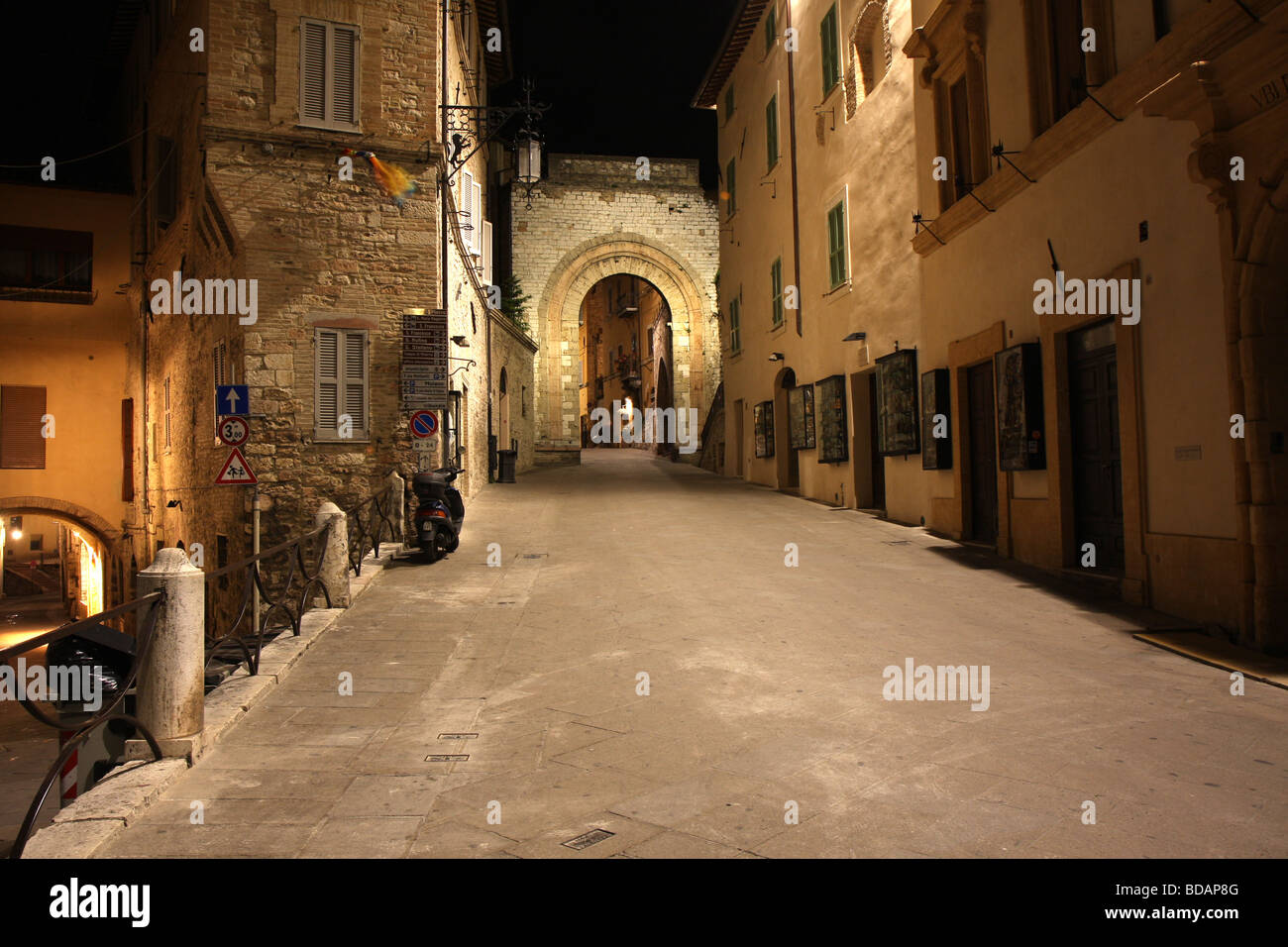 Assisi street by night Stock Photo - Alamy