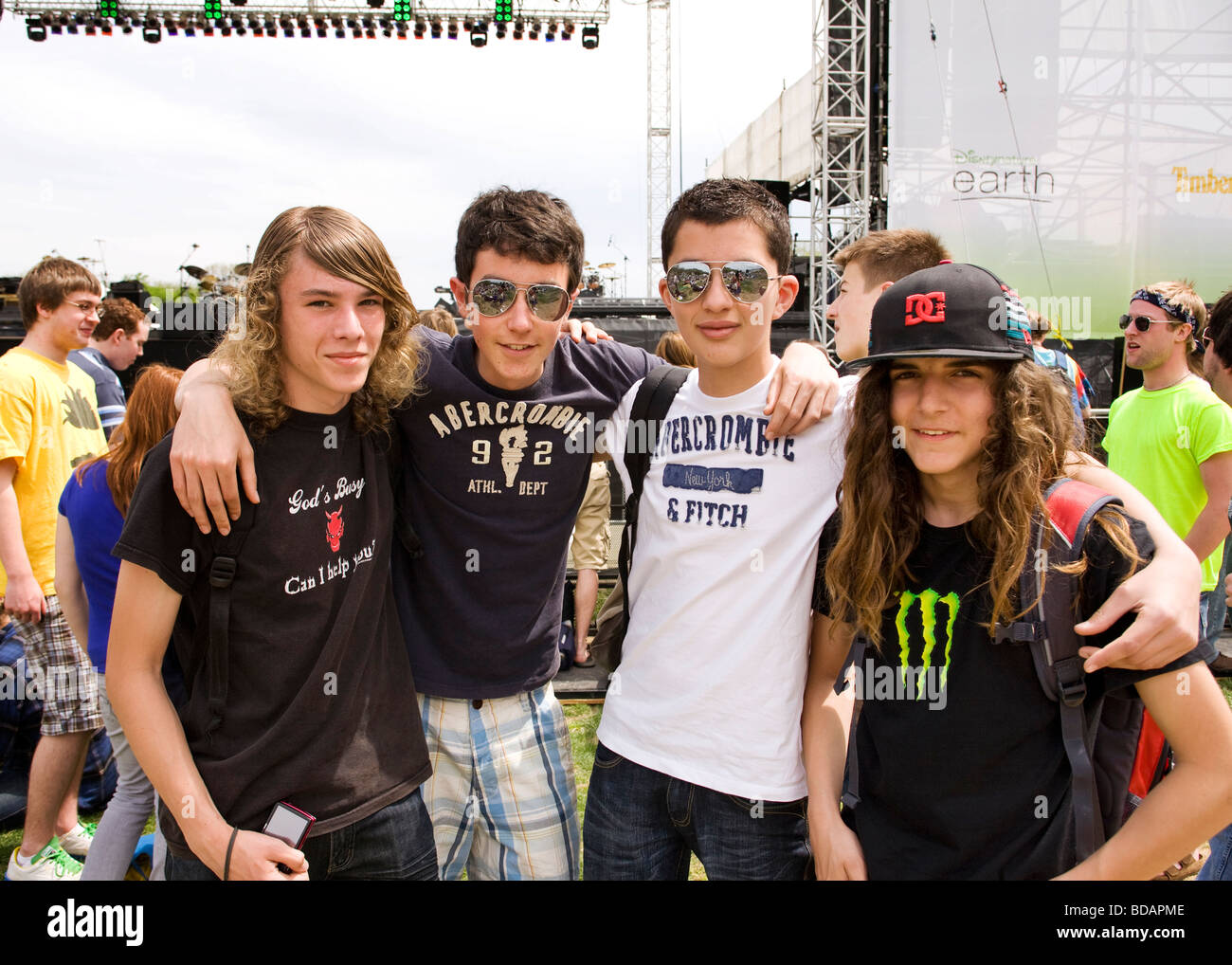 Caucasian teenage concert goers - USA Stock Photo - Alamy