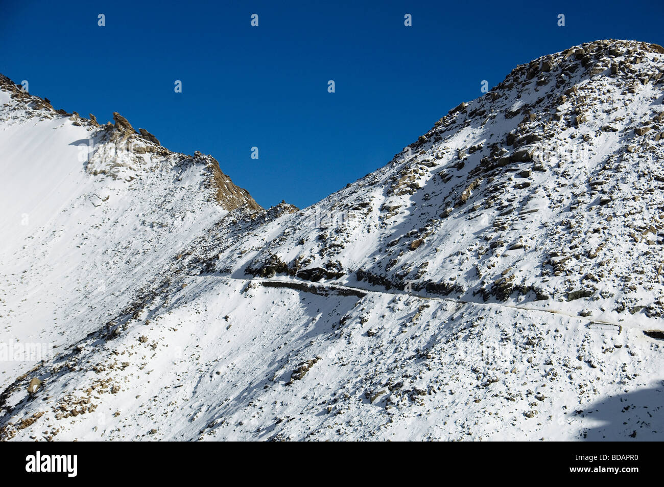 Highway passing through mountain ranges, Khardung La Pass, Ladakh ...