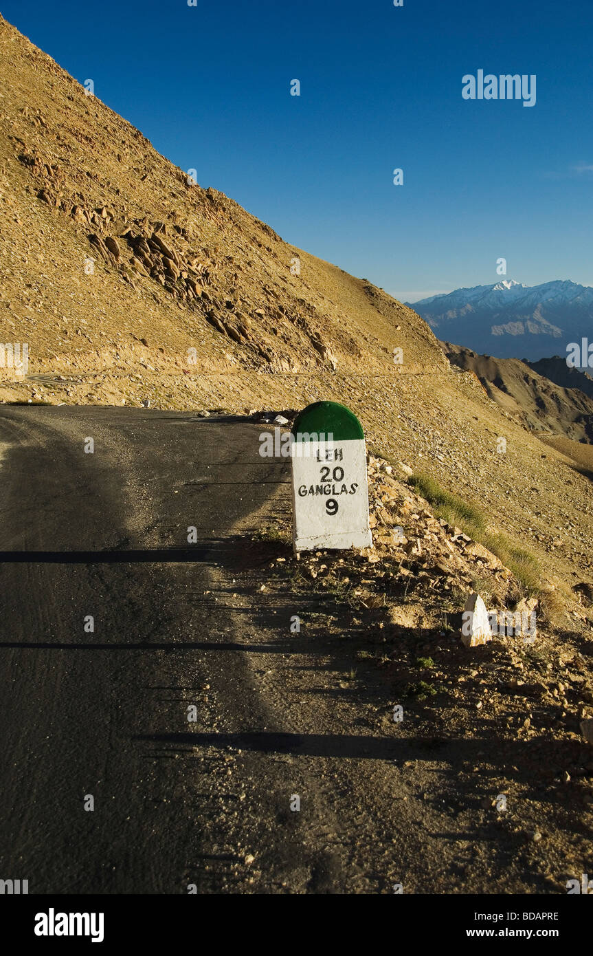 Milestone roadside ladakh jammu kashmir hi-res stock photography and ...