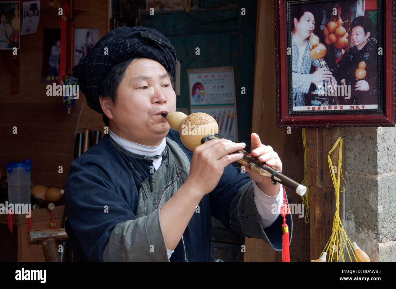 Ethnic instument hi-res stock photography and images - Alamy