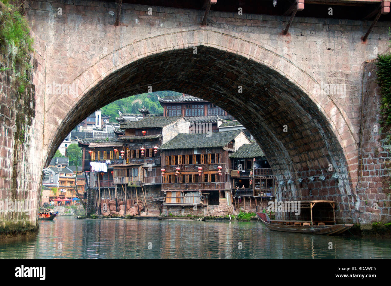 Single arch of Hong Qiao Bridge spanning Tuo River Ancient Town of ...