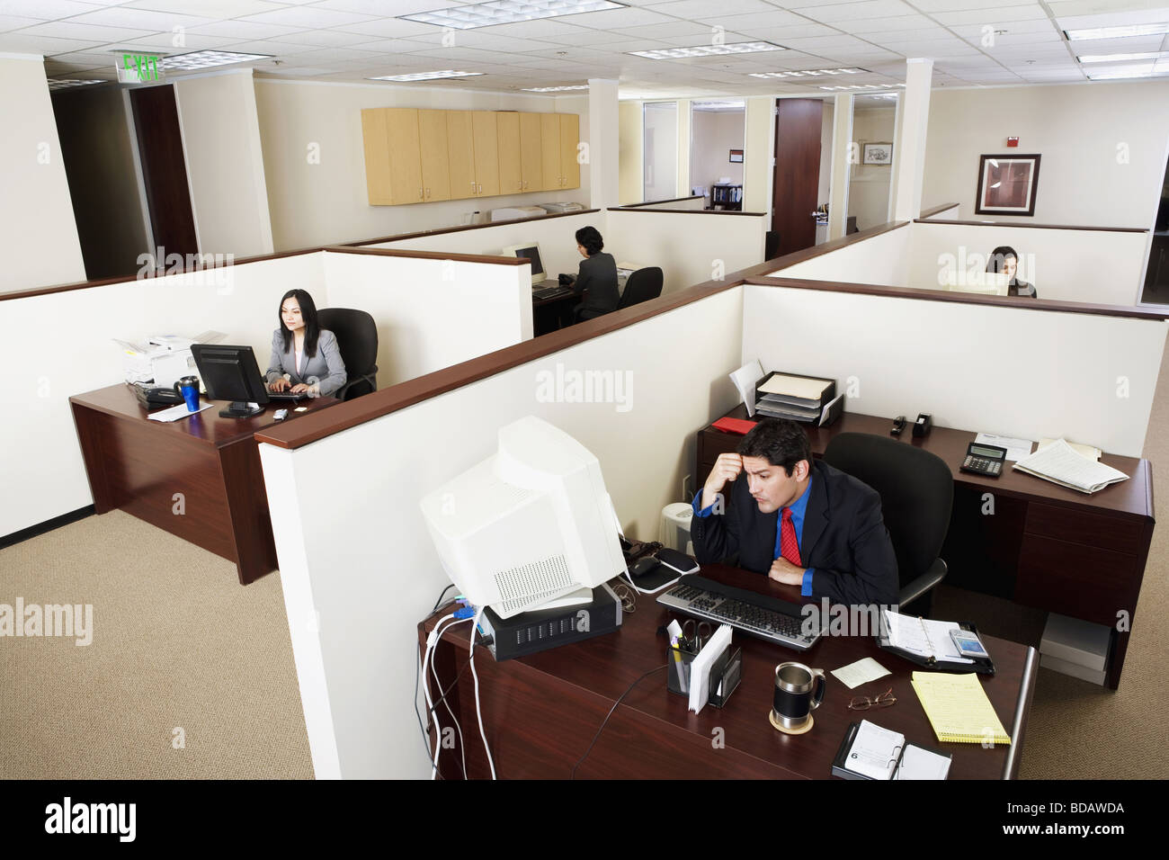 Busy office cubicles hi-res stock photography and images - Alamy