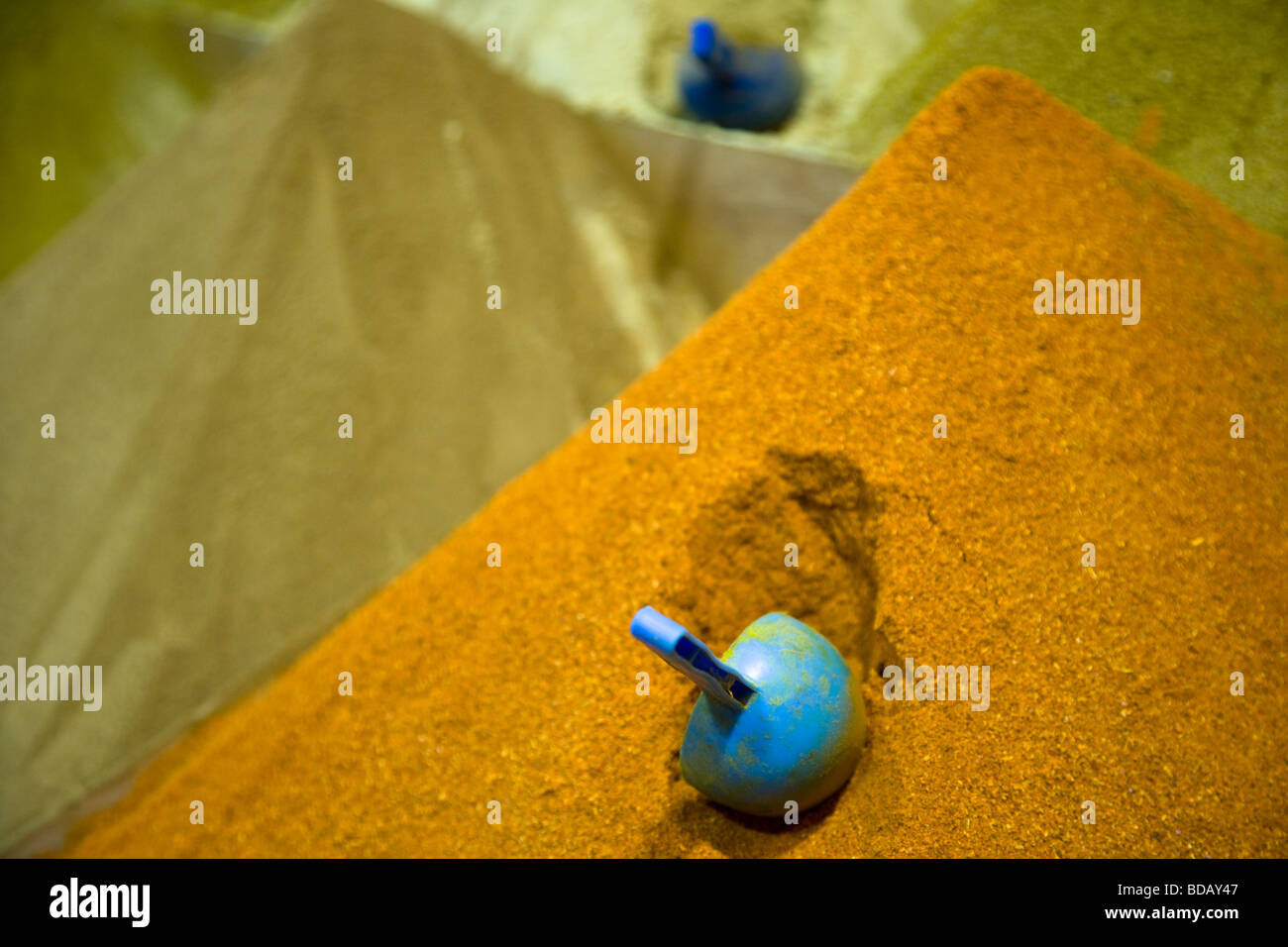 Spice market morocco scoop hi-res stock photography and images - Alamy