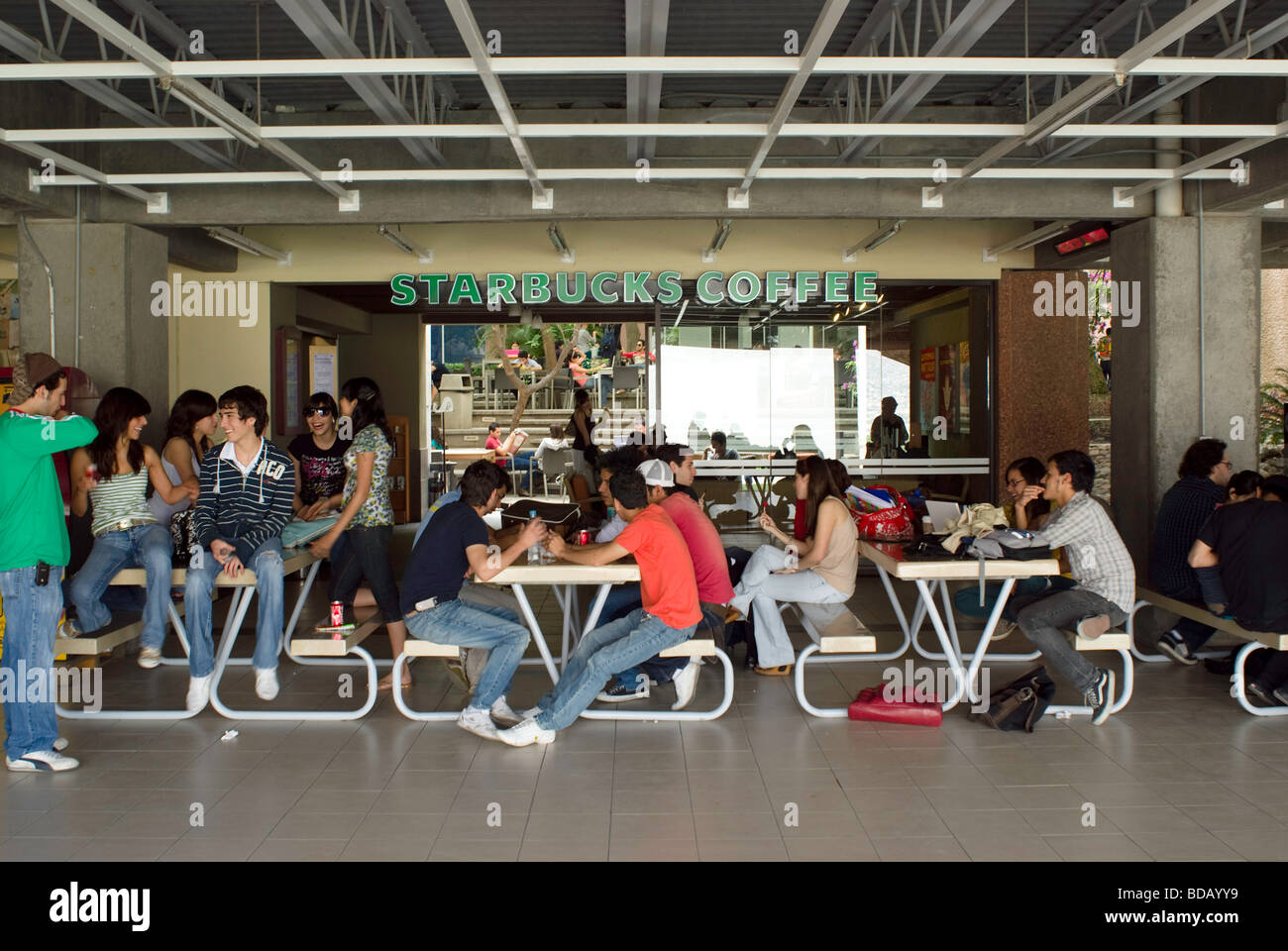 Students at a cafe mexico hi-res stock photography and images - Alamy