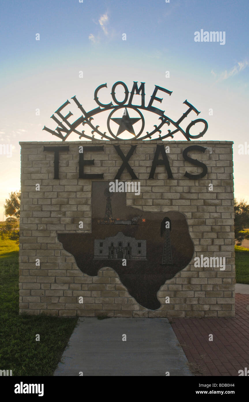 Texas tx welcome sign hi-res stock photography and images - Alamy