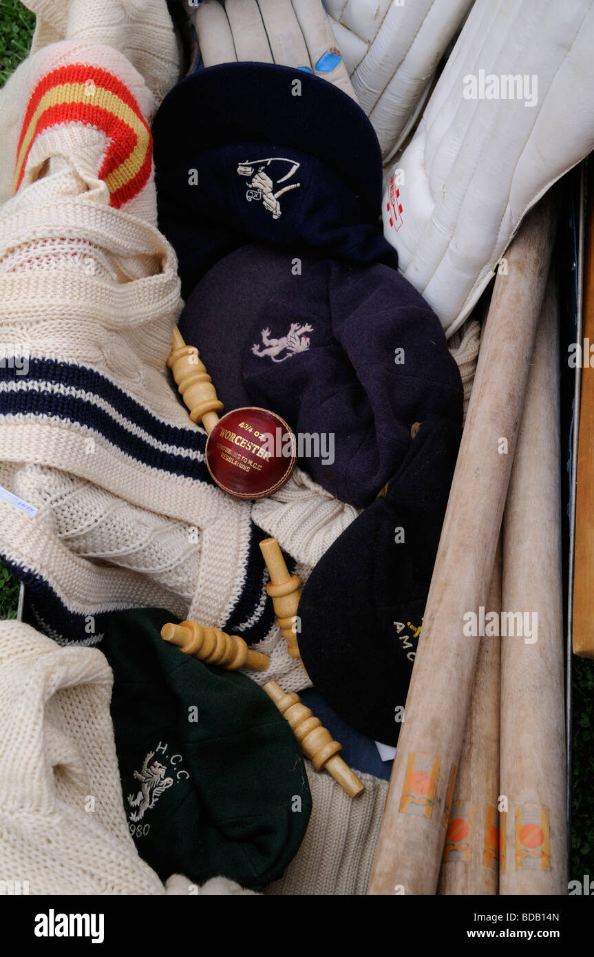Cricket equipment hi-res stock photography and images - Alamy