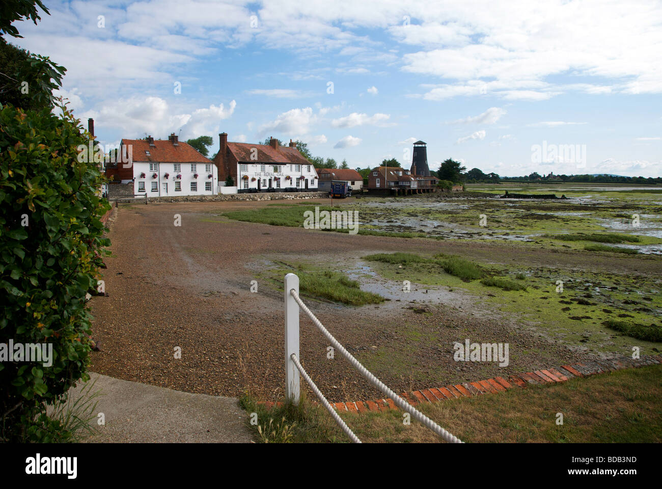 Langstone quay chichester harbour hi-res stock photography and images ...