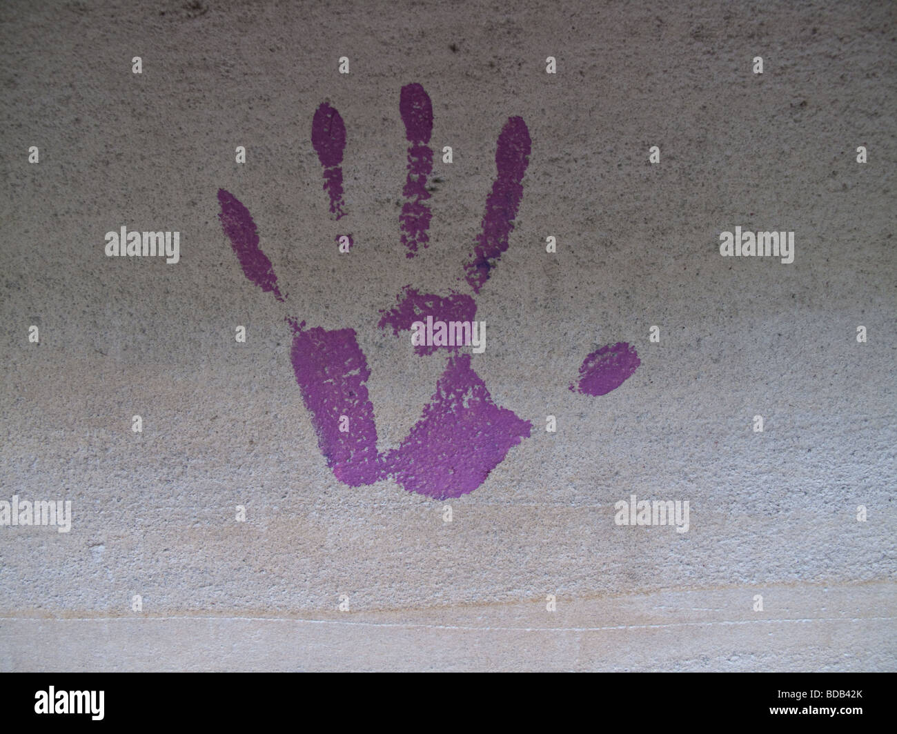 Handprint graffiti hi-res stock photography and images - Alamy