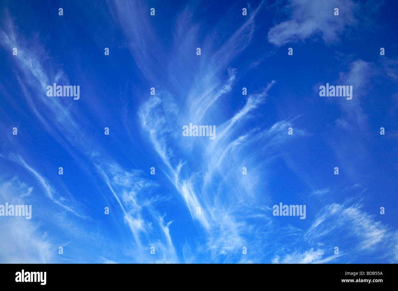 Cirrus uncinus hi-res stock photography and images - Alamy