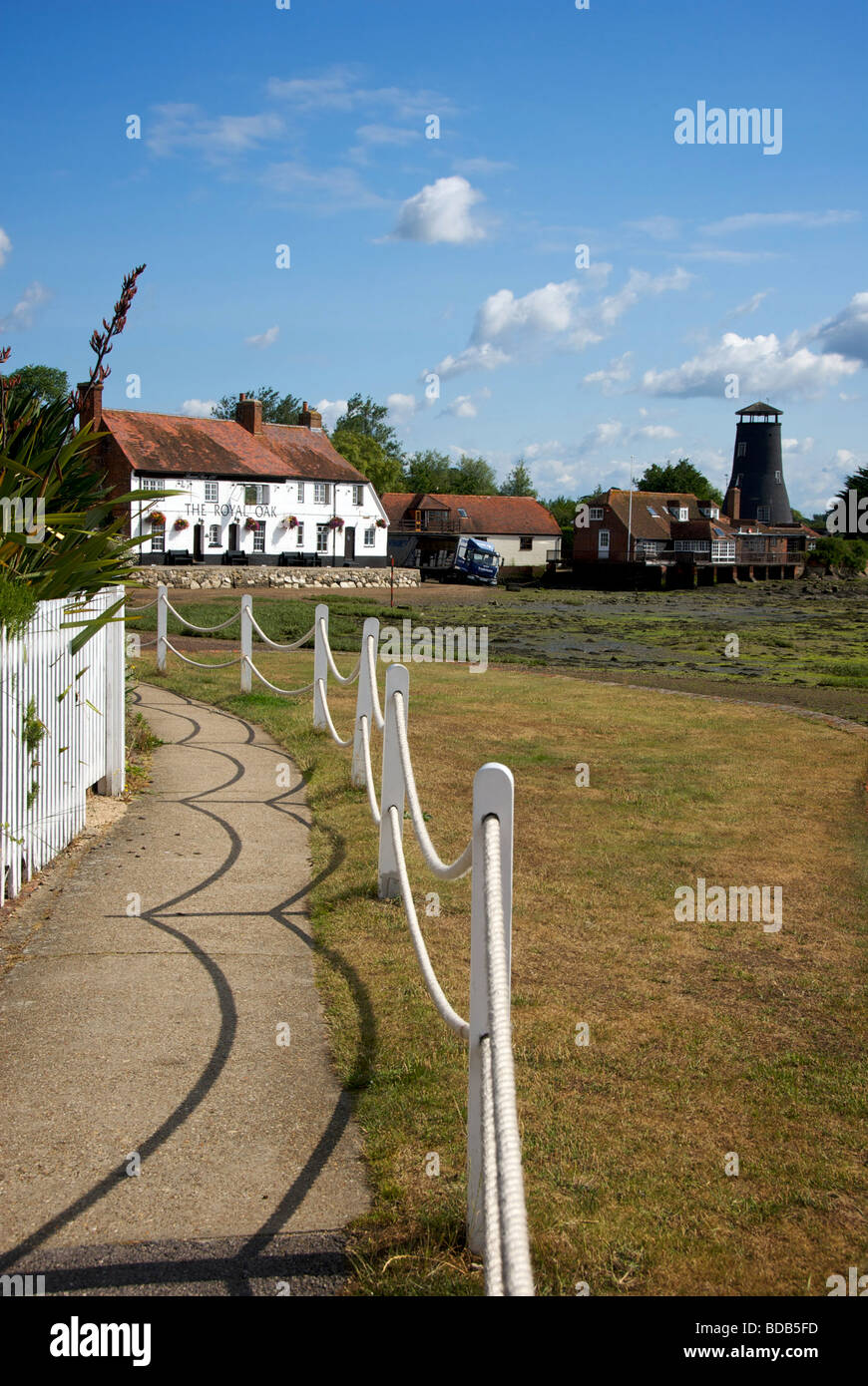 Langstone quay chichester harbour hi-res stock photography and images ...