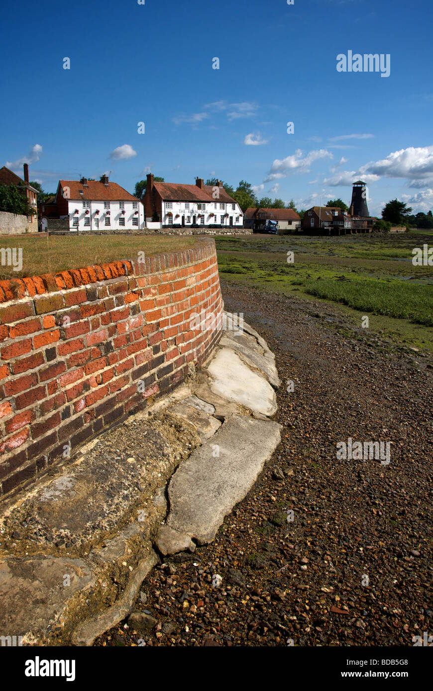 Langstone quay chichester harbour hi-res stock photography and images ...