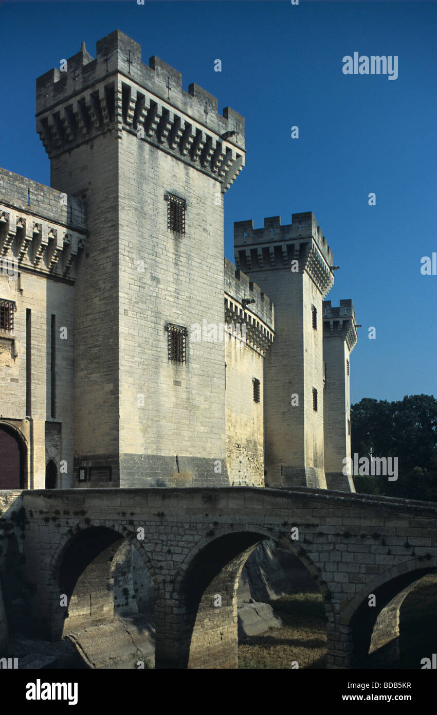Tarascon castle hi-res stock photography and images - Alamy