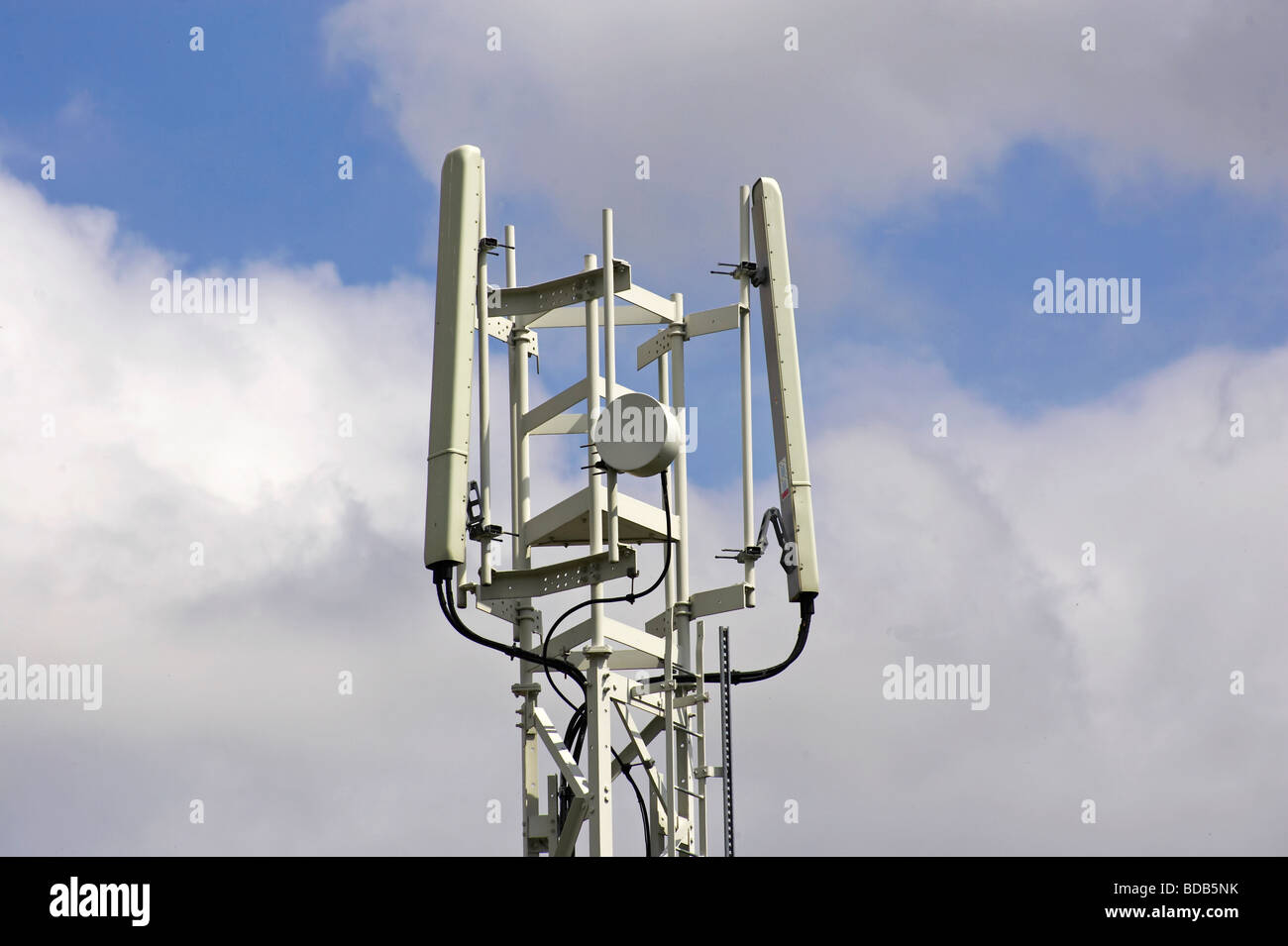 Telephone mast hi-res stock photography and images - Alamy