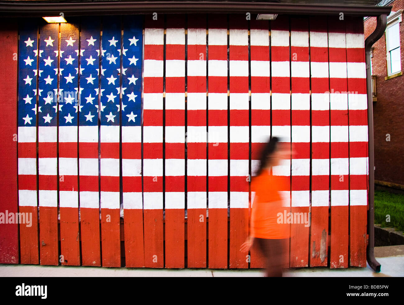 Flag with movement hi-res stock photography and images - Alamy