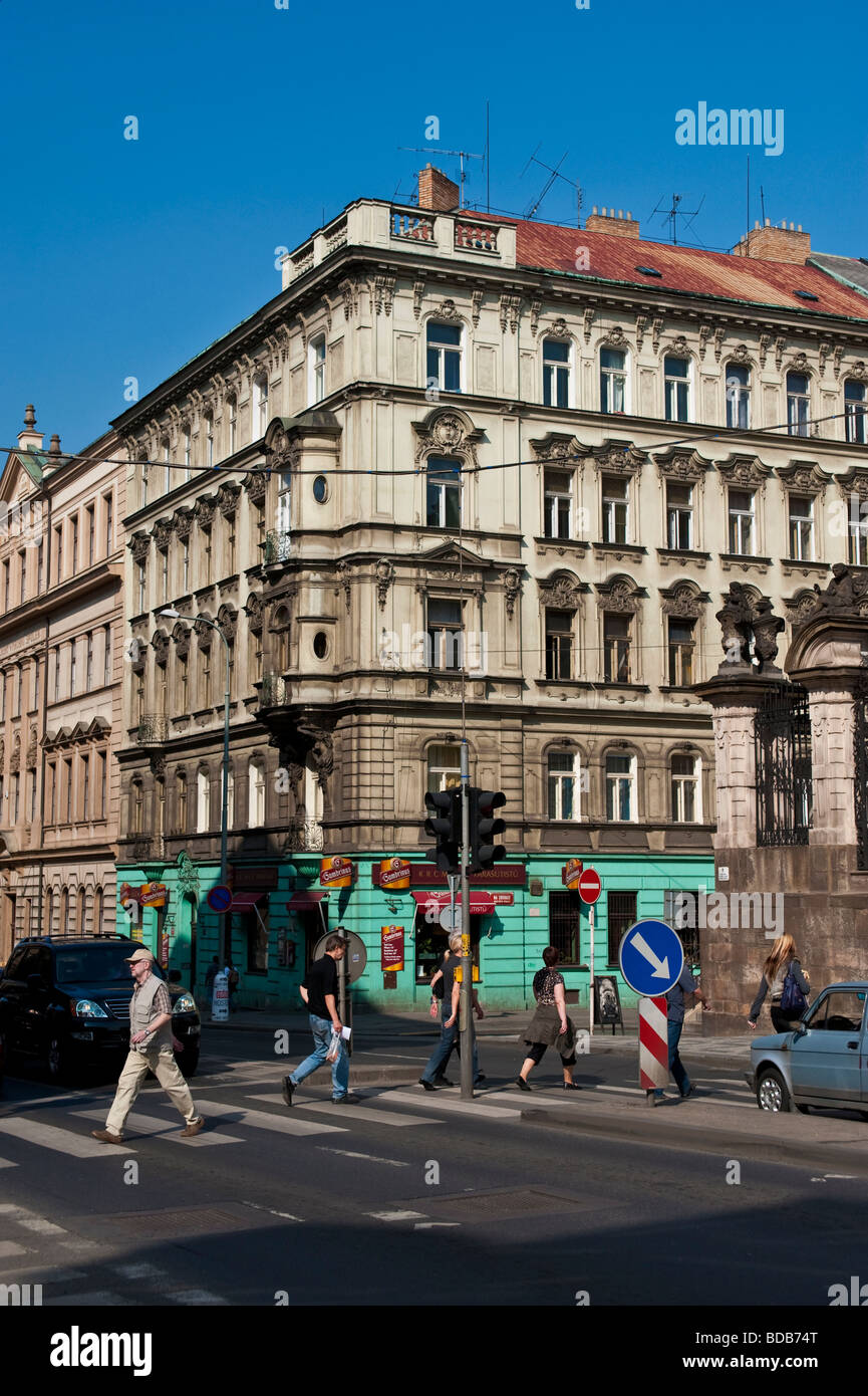 Streetcorner hi-res stock photography and images - Alamy