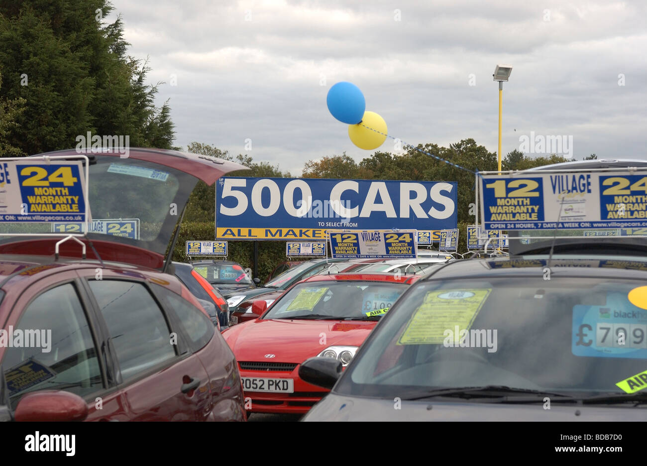 Used car sale forecourt hi-res stock photography and images - Alamy