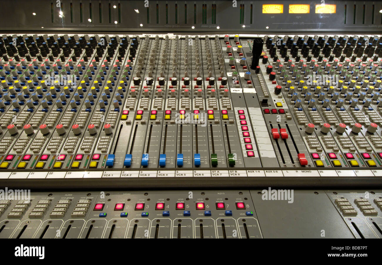 Sound control desk in theatre hi-res stock photography and images - Alamy